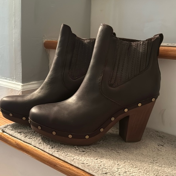 UGG | Shoes | Ugg Leather Clog Booties 2 New | Poshmark